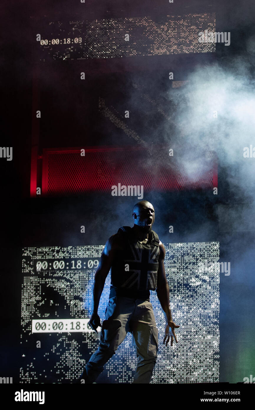 Stormzy performing on pyramid stage hi-res stock photography and images ...