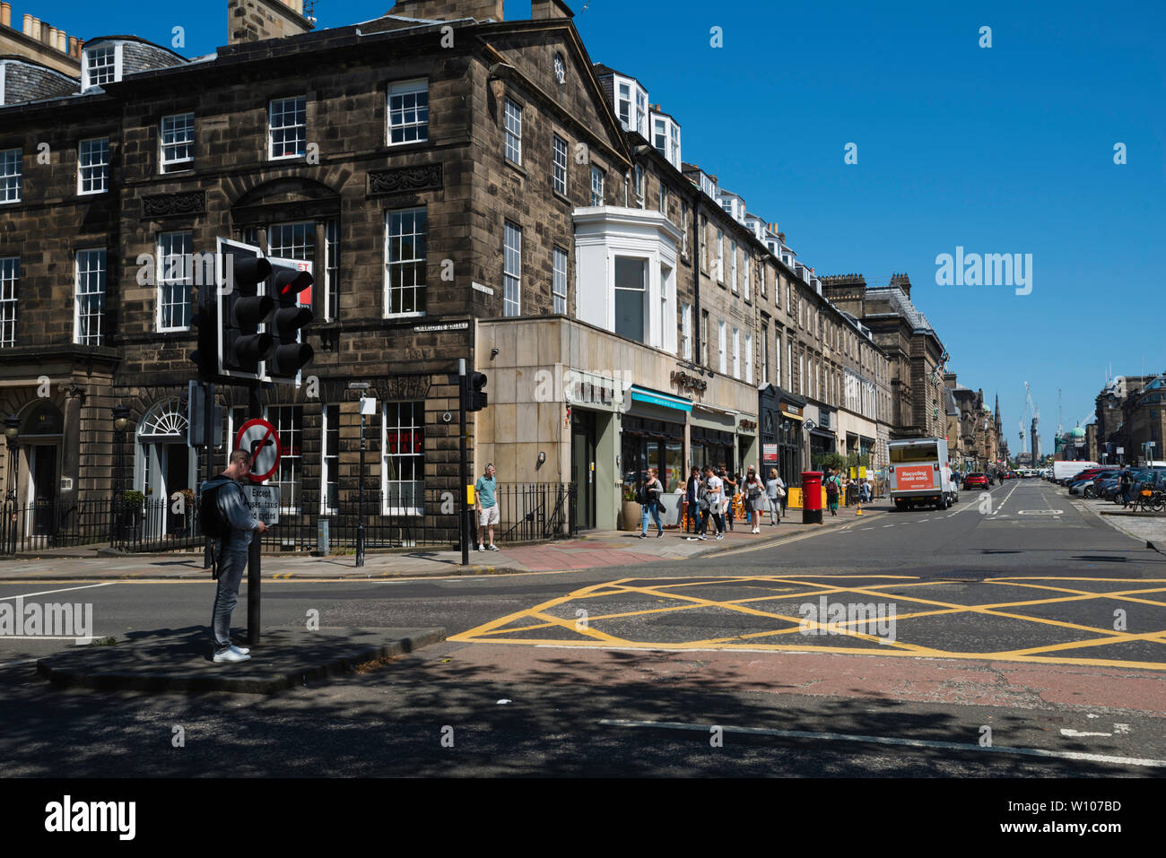 Edinburgh life building hi-res stock photography and images - Alamy