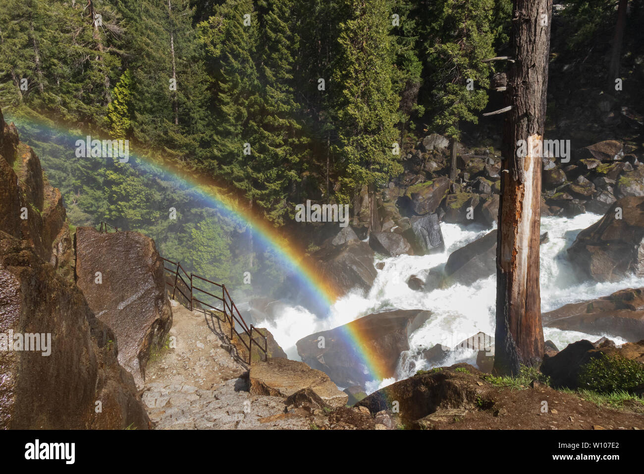 Beautiful rainbow california landscape hi-res stock photography and ...