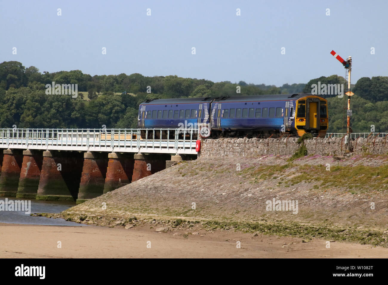 Class 158 diesel multiple unit hi-res stock photography and images - Alamy
