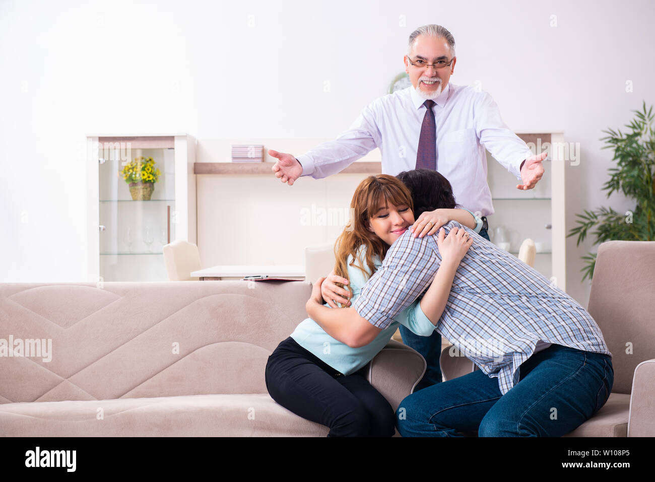 Young pair visiting experienced doctor psychologist Stock Photo - Alamy