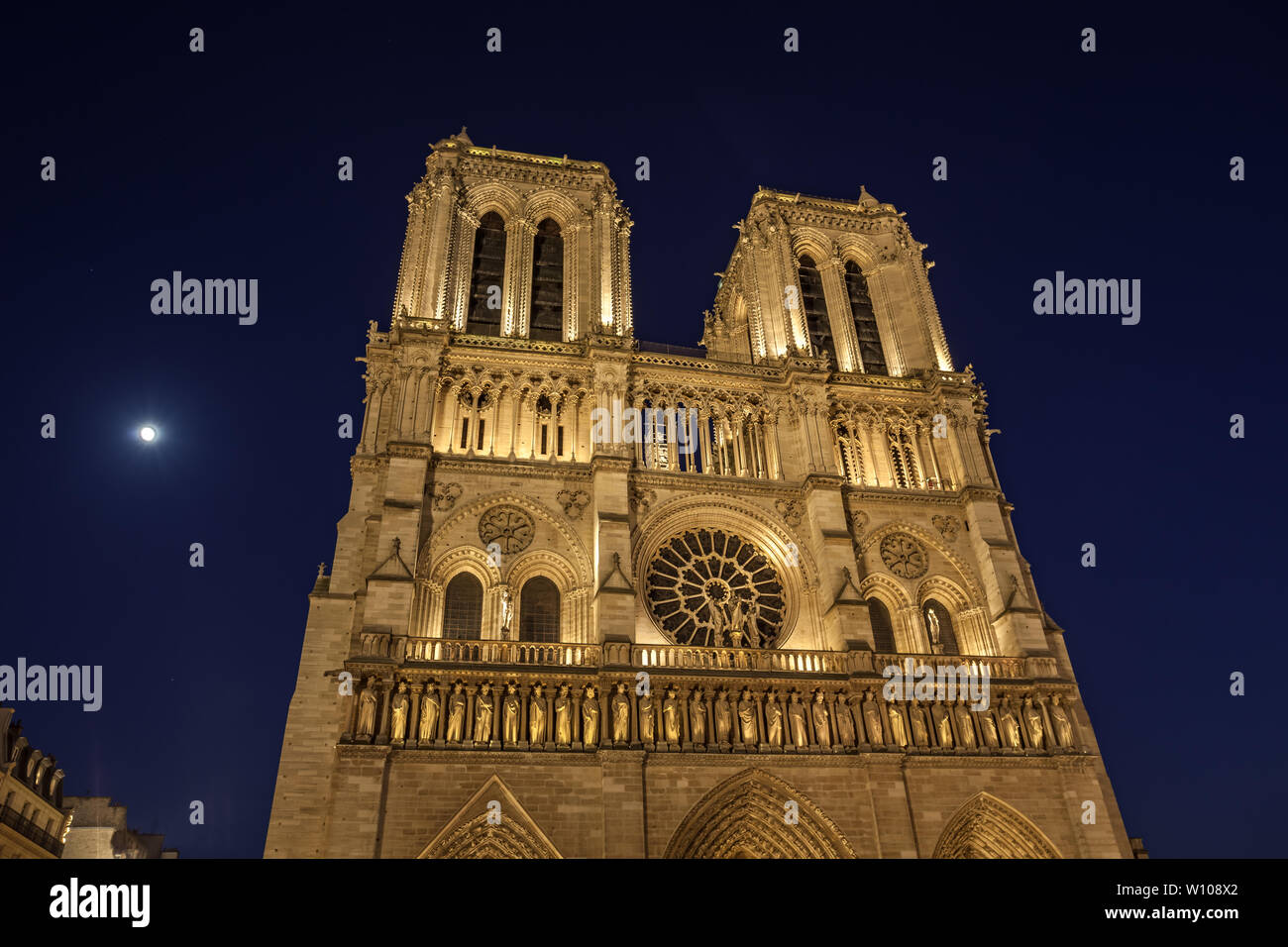 Notre dame paris night moon seine hi-res stock photography and images ...