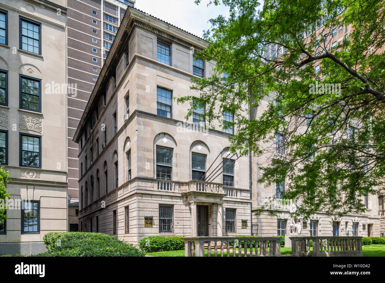 Mansions on north Lake Shore Drive Stock Photo - Alamy