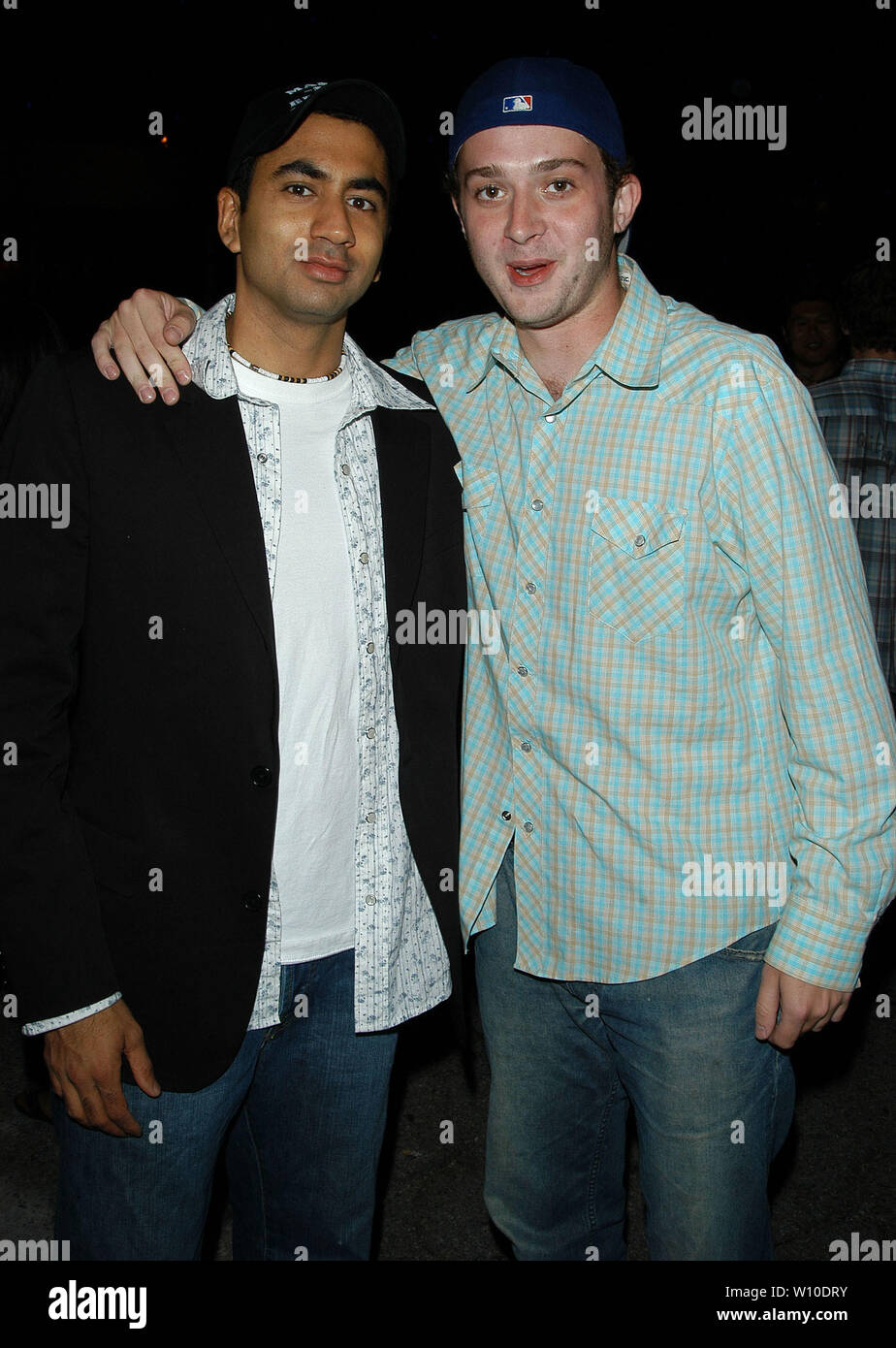 Kal Penn & Eddie Kaye Thomas at the "Harold & Kumar Go to White Castle ...