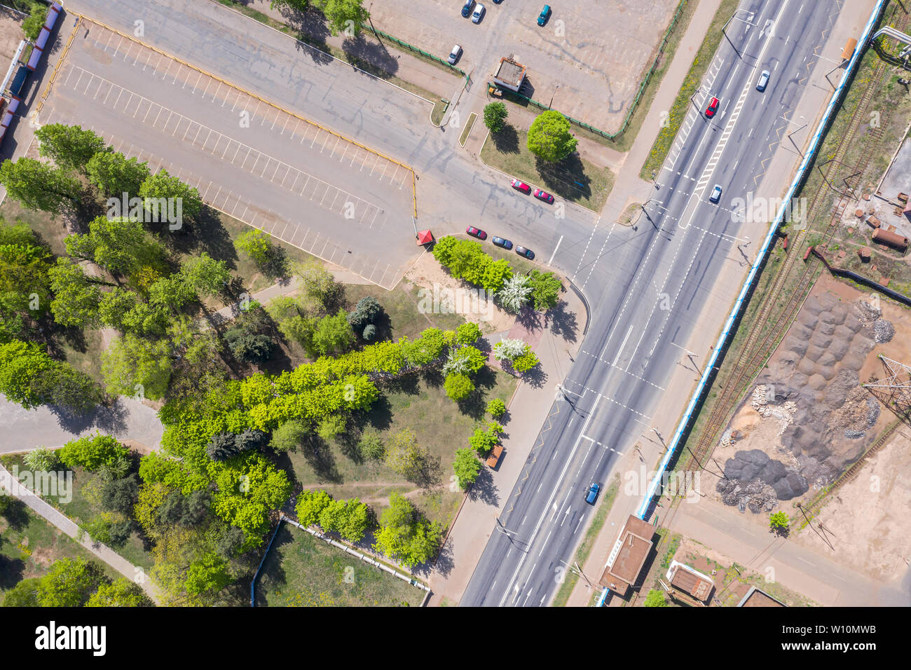 Urban road empty aerial hi-res stock photography and images - Alamy
