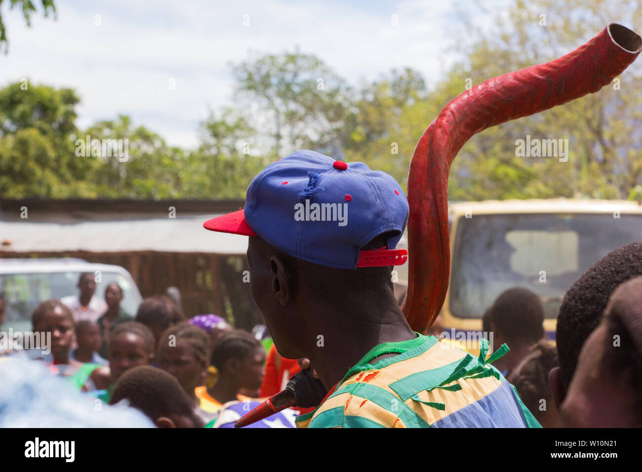 Zulu dancing men traditional hi-res stock photography and images - Alamy