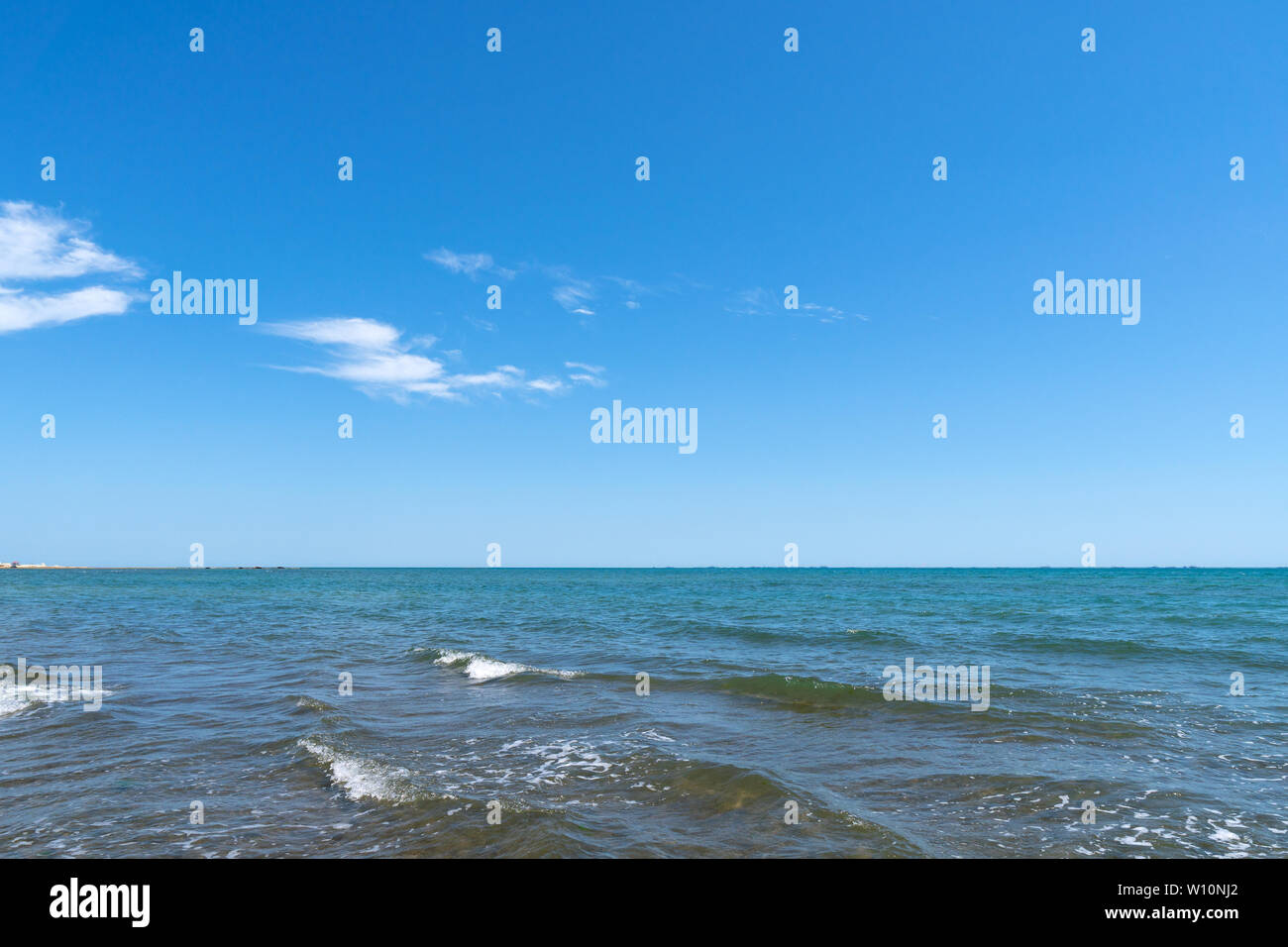 Horizon line scenery hi-res stock photography and images - Alamy