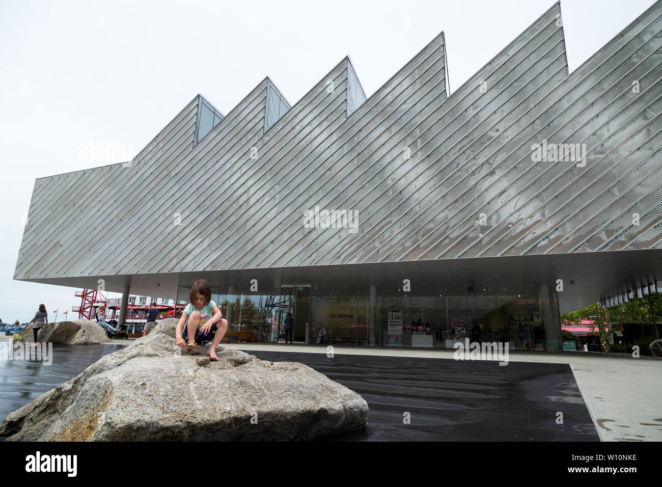 Polygon art hi-res stock photography and images - Alamy