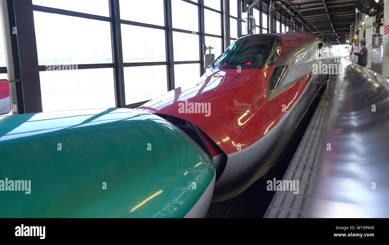 Shinkansen Hayabusa and Komachi combination and separation at JR Morioka Station Stock Photo - Alamy