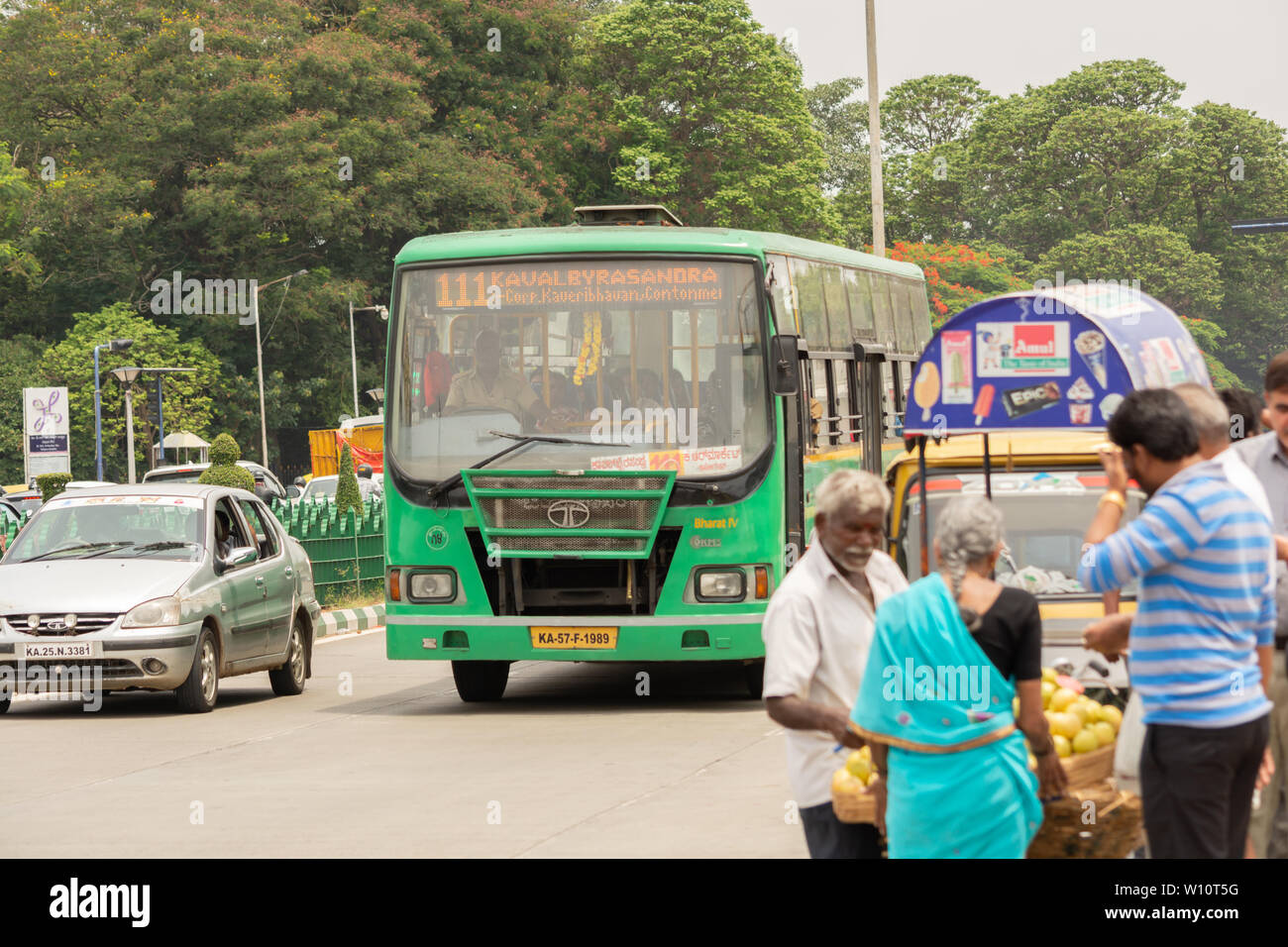 Bmtc bus hi-res stock photography and images - Alamy