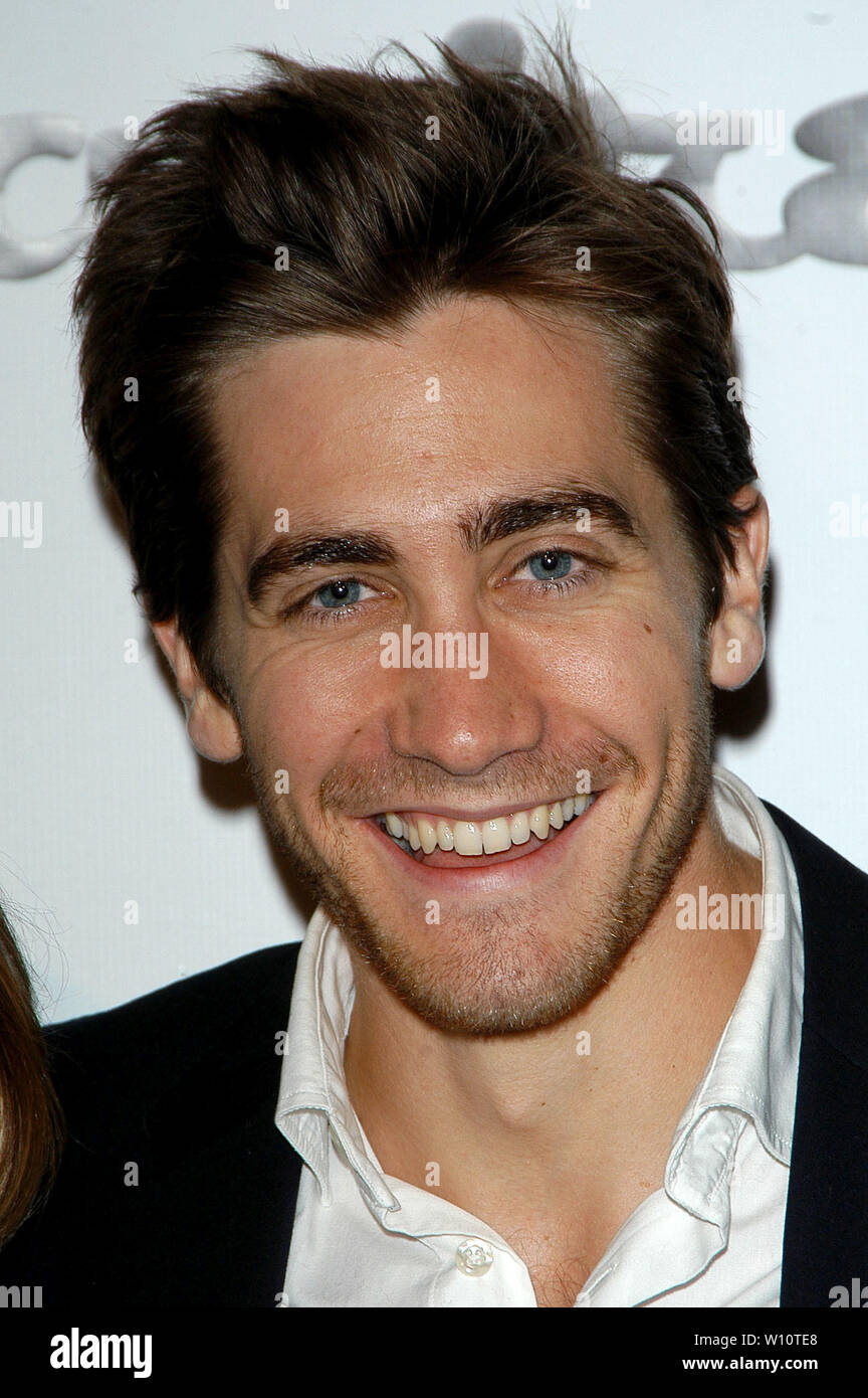 Jake Gyllenhaal at the Oceana's 2004 Partners Gala Awards held at the ...