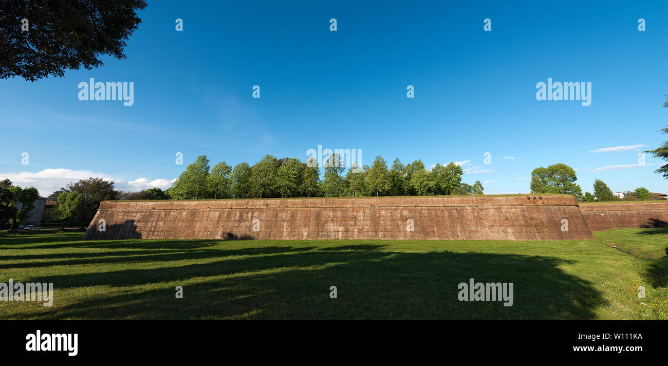 The ancient fortified walls of the city of Lucca, Toscana (Tuscany ...