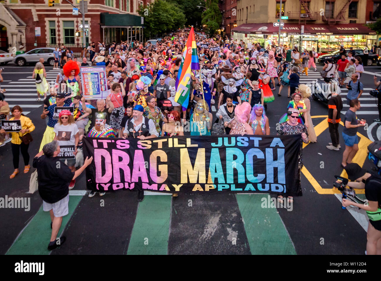 1969 stonewall riots nyc hi-res stock photography and images - Alamy