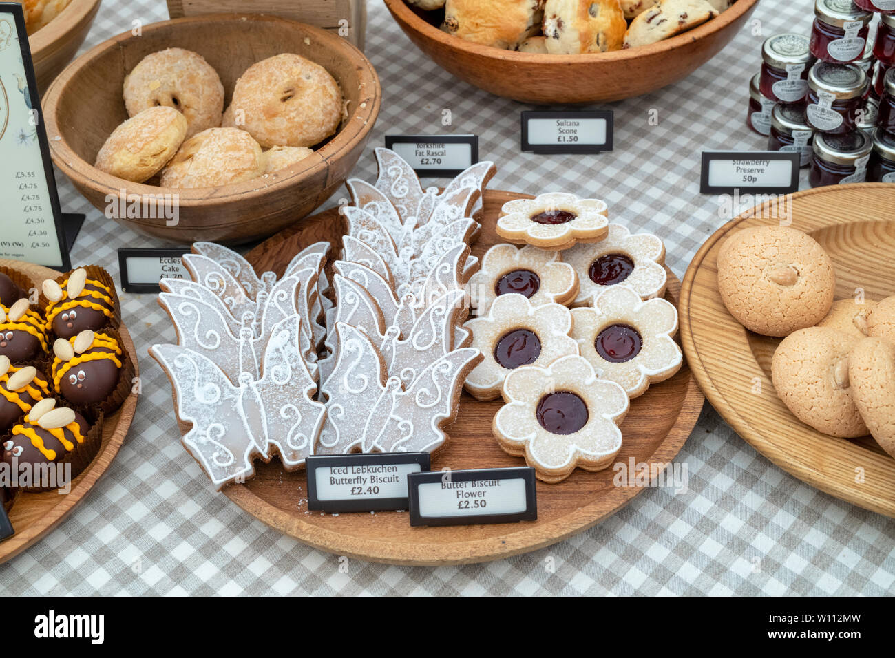 England shaped cake hi-res stock photography and images - Alamy