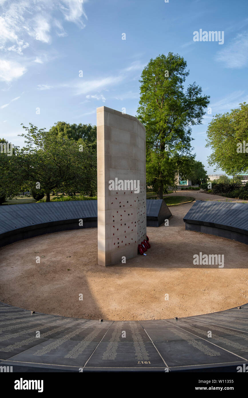 War Memorial to Nottinghamshire's fallen, Victoria Embankment in ...