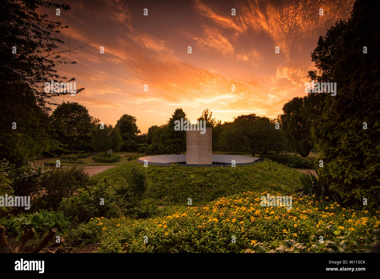 War Memorial to Nottinghamshire's fallen, Victoria Embankment in ...