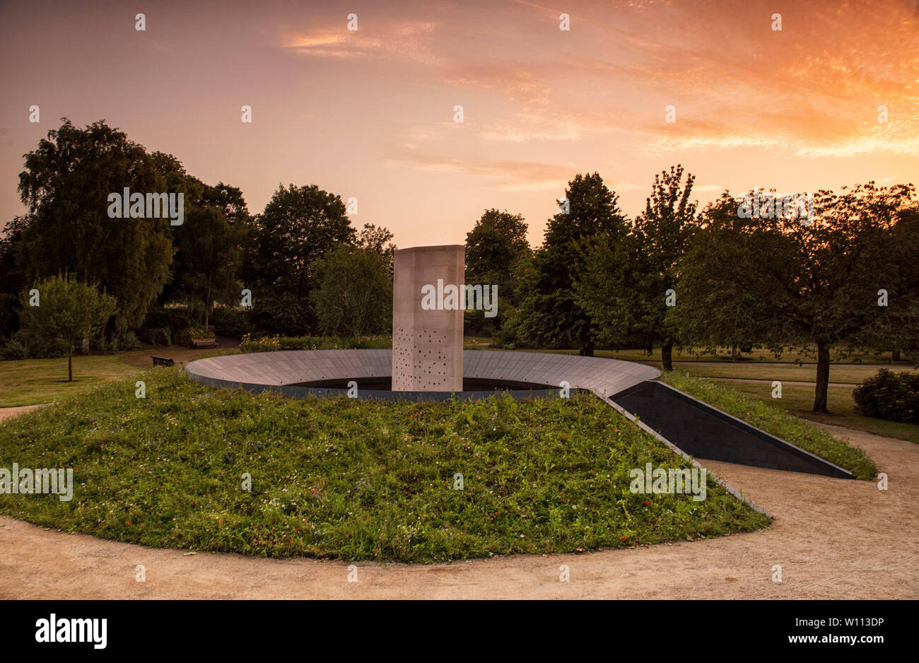 War Memorial to Nottinghamshire's fallen, Victoria Embankment in ...
