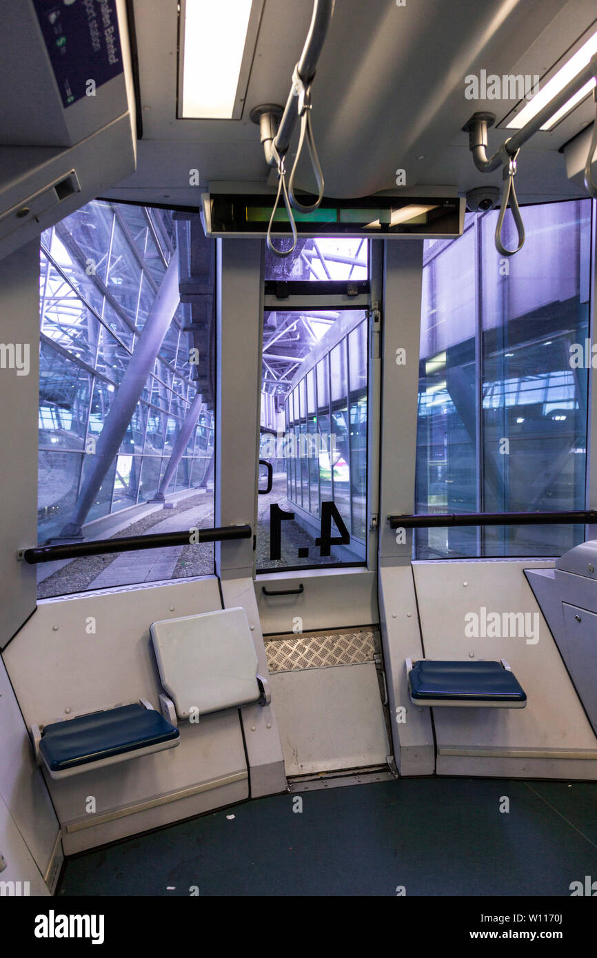 Cable car terminal station hi-res stock photography and images - Alamy