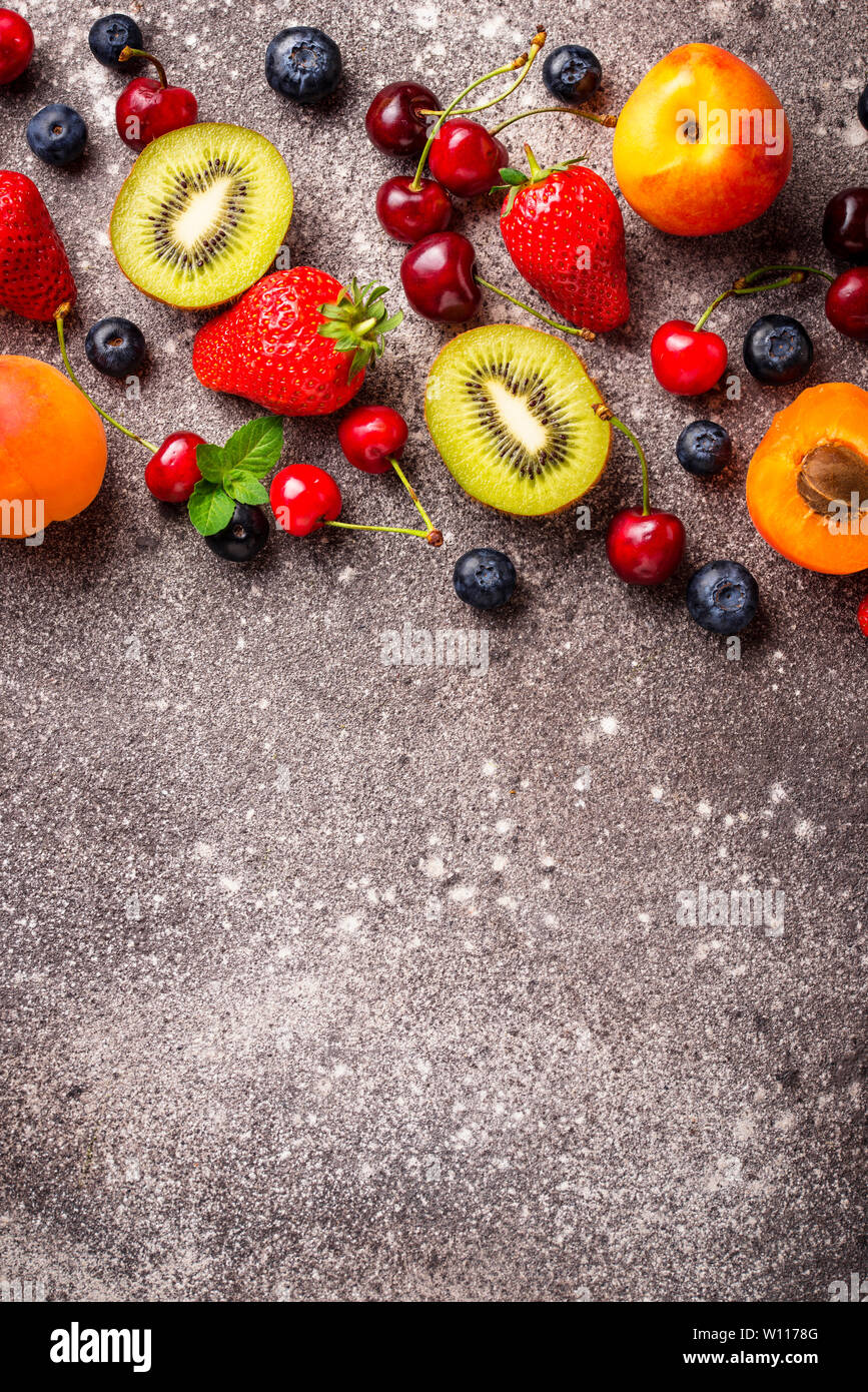 Fruits and berries summer background Stock Photo - Alamy
