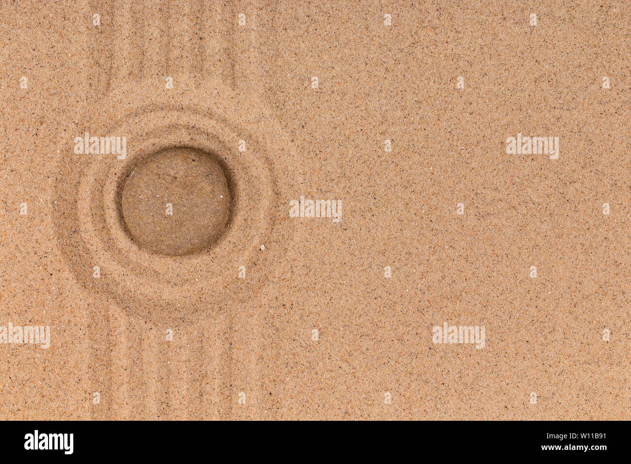 Circle of sand hi-res stock photography and images - Alamy