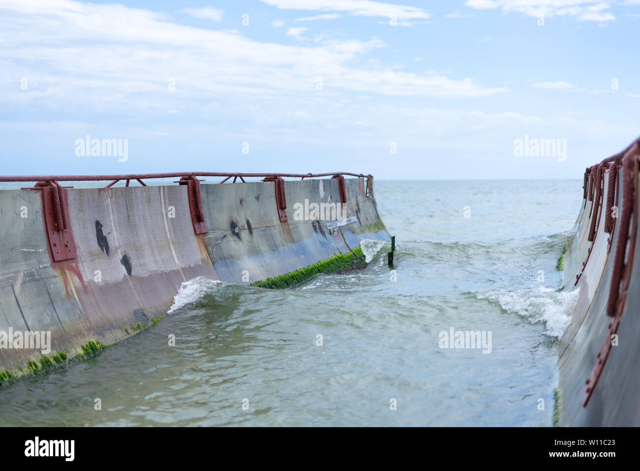 Man made canal hi-res stock photography and images - Alamy