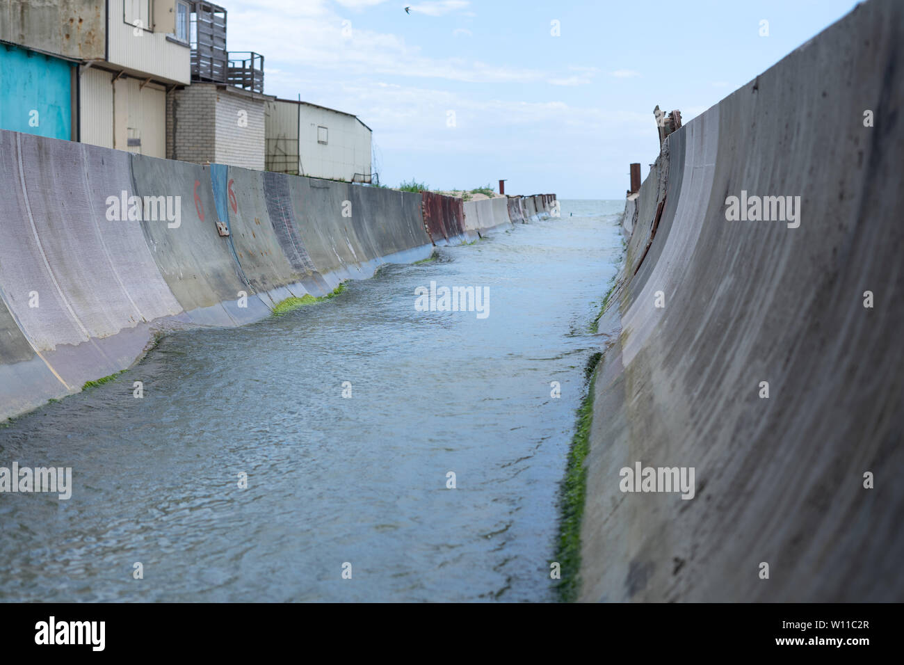 Man made canal hi-res stock photography and images - Alamy