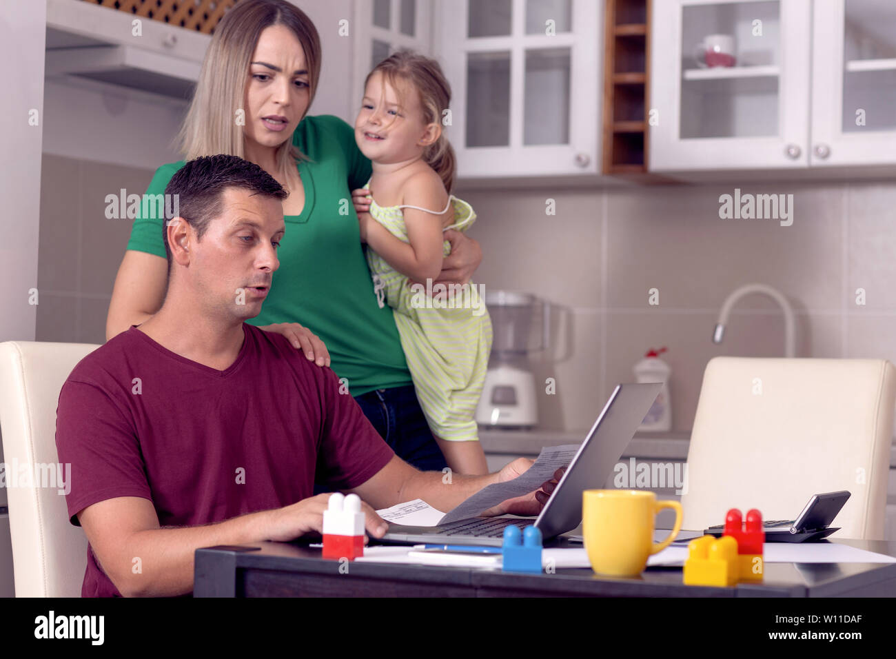 Money trouble family High Resolution Stock Photography and Images - Alamy