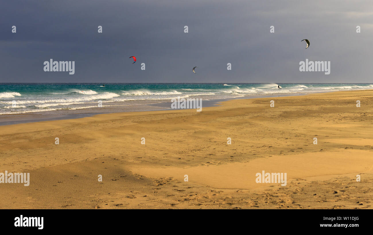 Windy tracks hi-res stock photography and images - Alamy