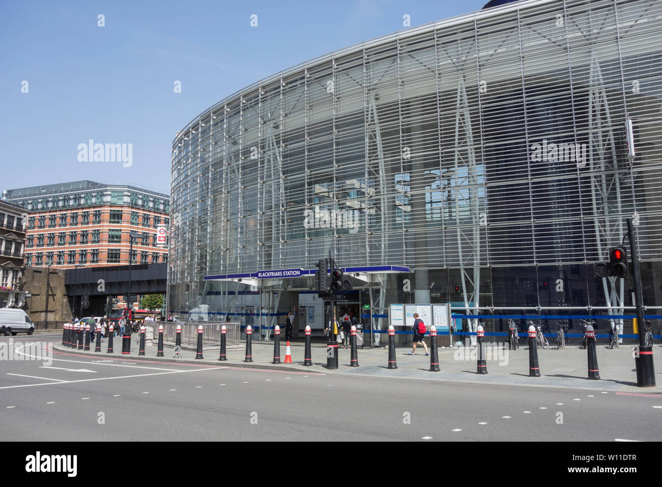 Commuters outside Blackfriars Station, Queen Victoria Street, London ...