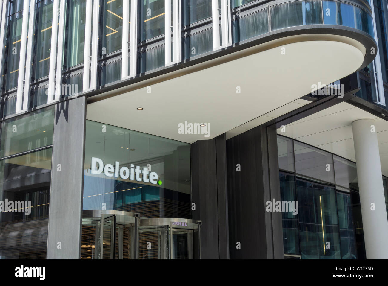 Deloitte building uk hi-res stock photography and images - Alamy