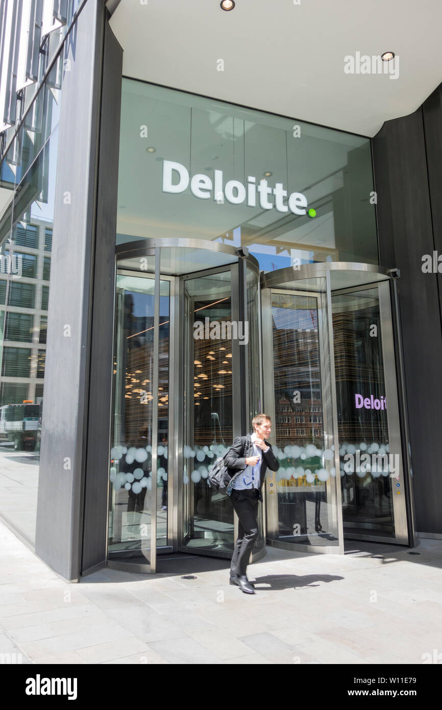 Deloitte hi-res stock photography and images - Alamy