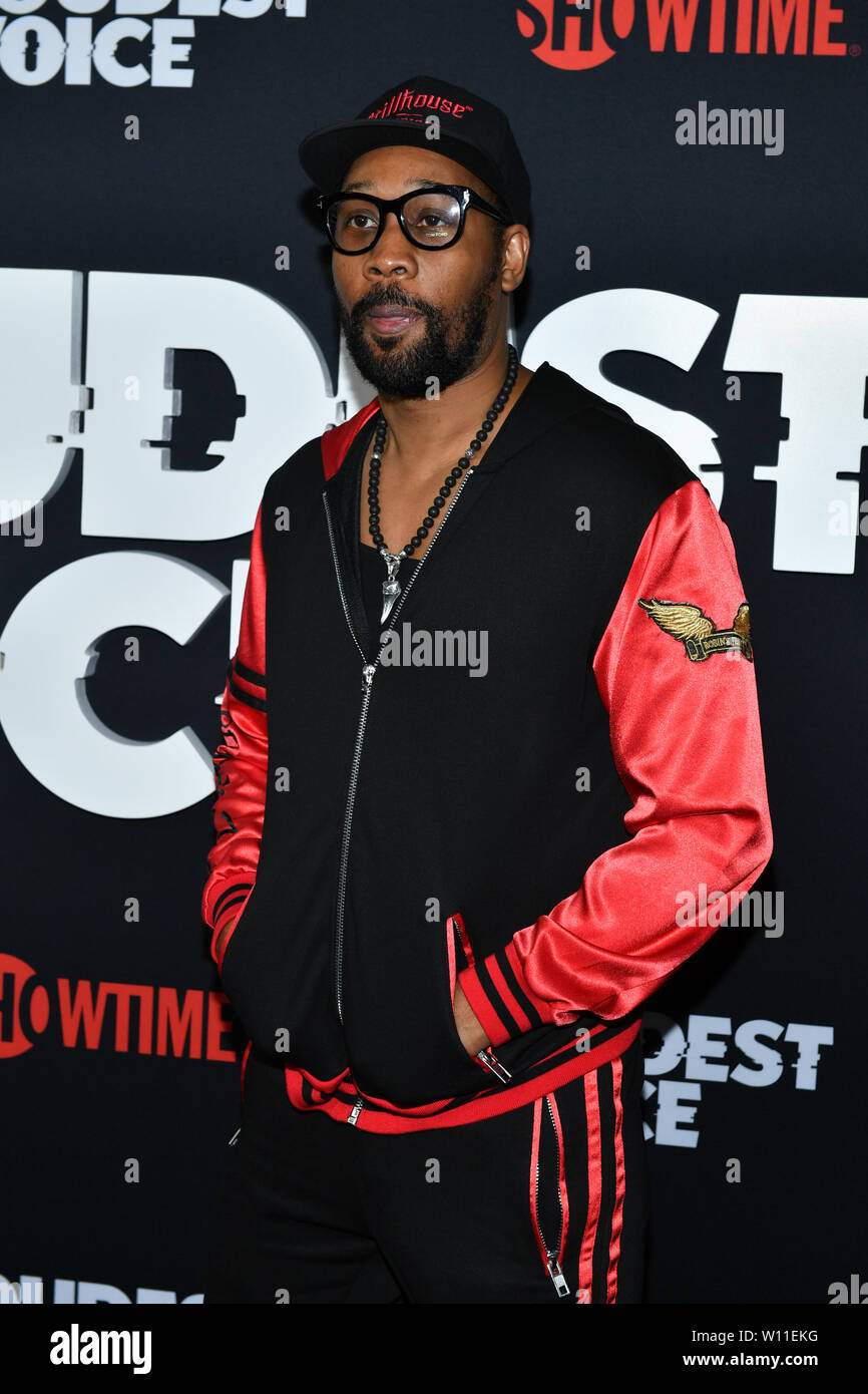 Paris attends hi-res stock photography and images - Alamy