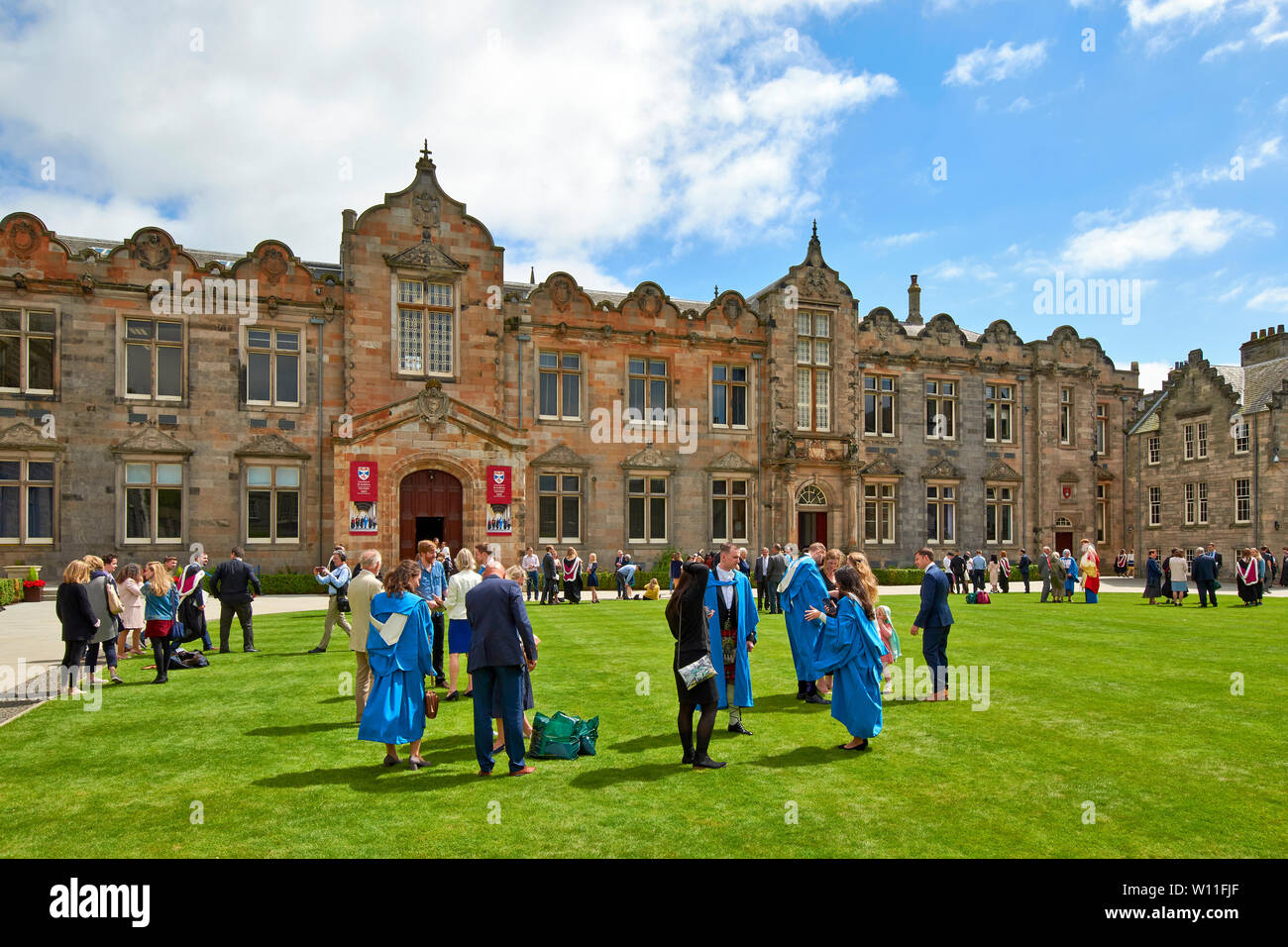 ST ANDREWS UNIVERSITY FIFE SCOTLAND ST SALVATORS COLLEGE A GRADUATION ...
