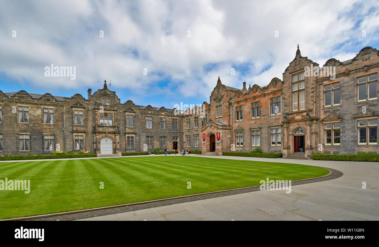 St andrews university hi-res stock photography and images - Alamy