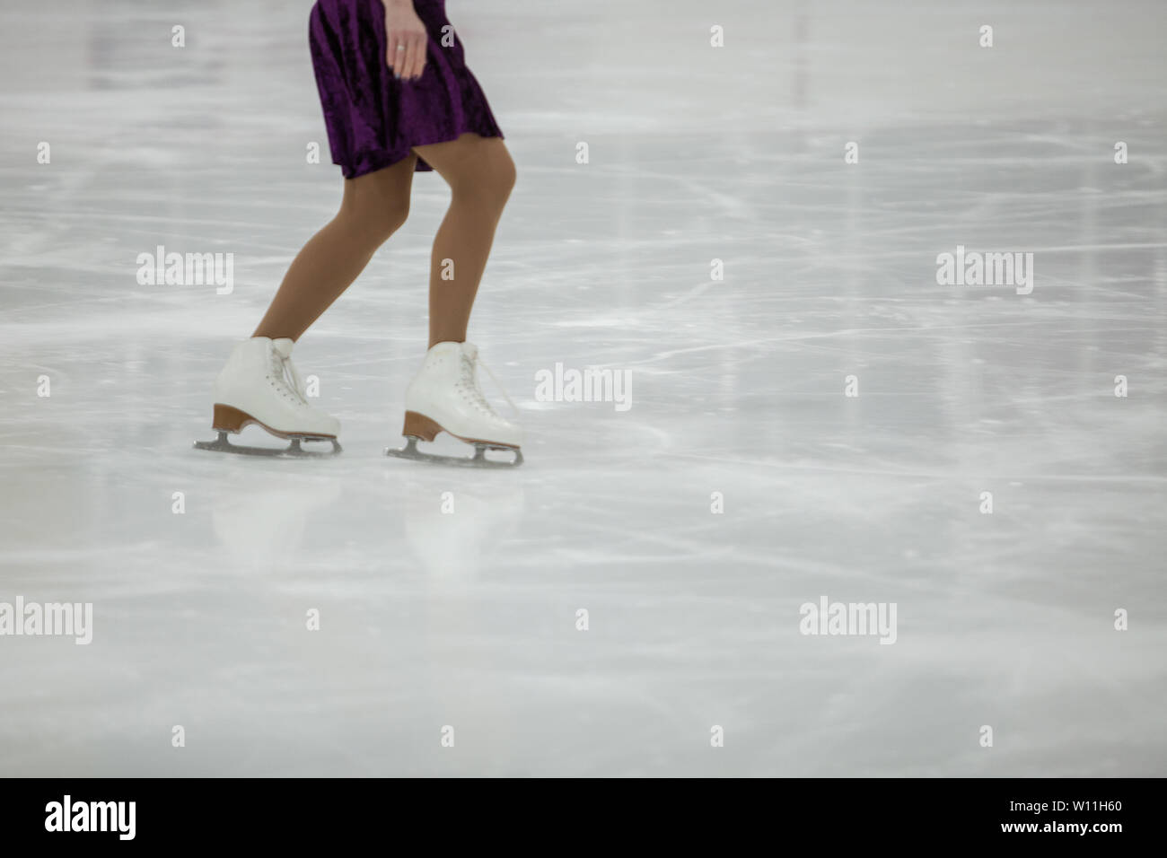 Figure skating feet hi-res stock photography and images - Alamy