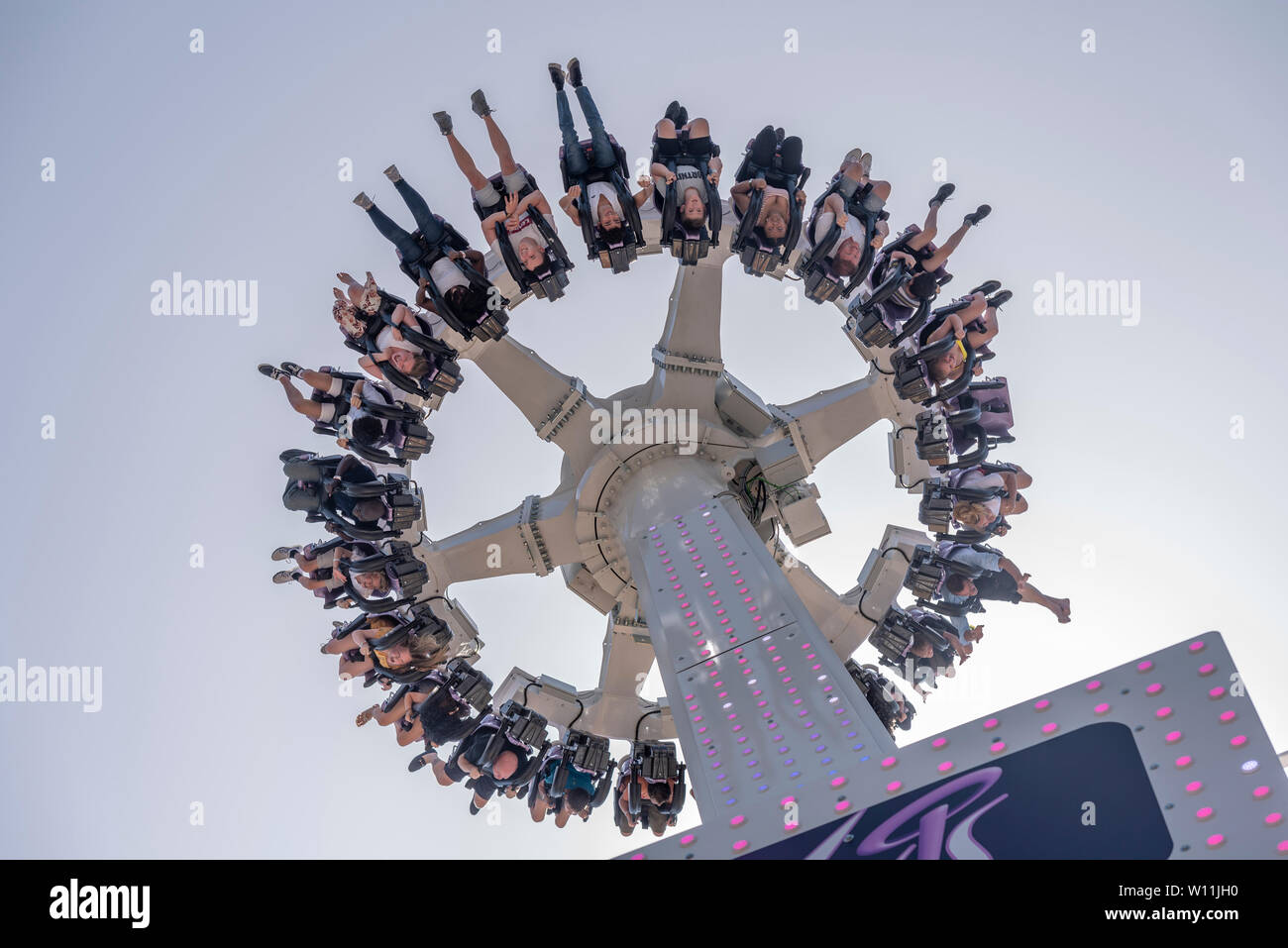 The hot heatwave weather has brought people to Southend to enjoy the ...