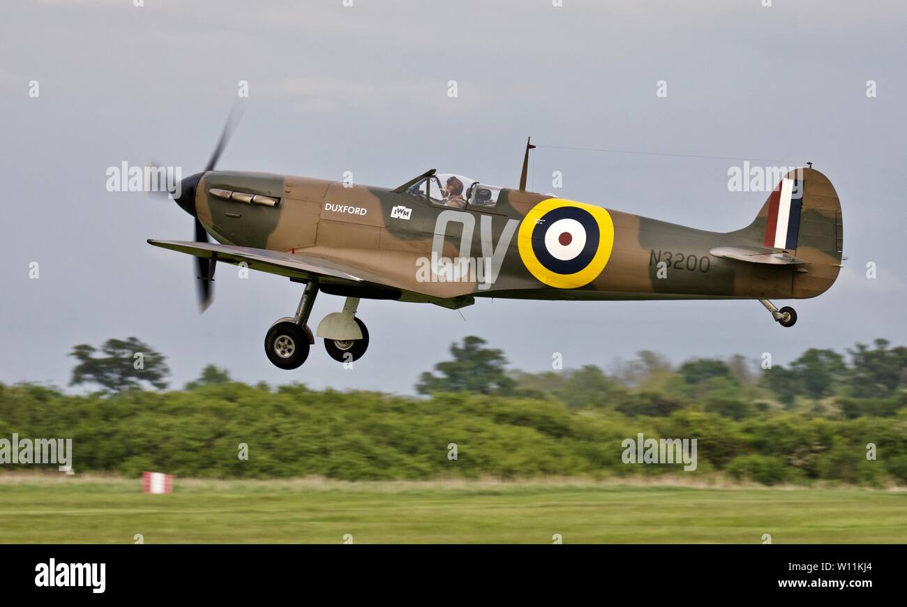 Supermarine Spitfire N3200 taking off from Old Warden Aerodrome Stock ...