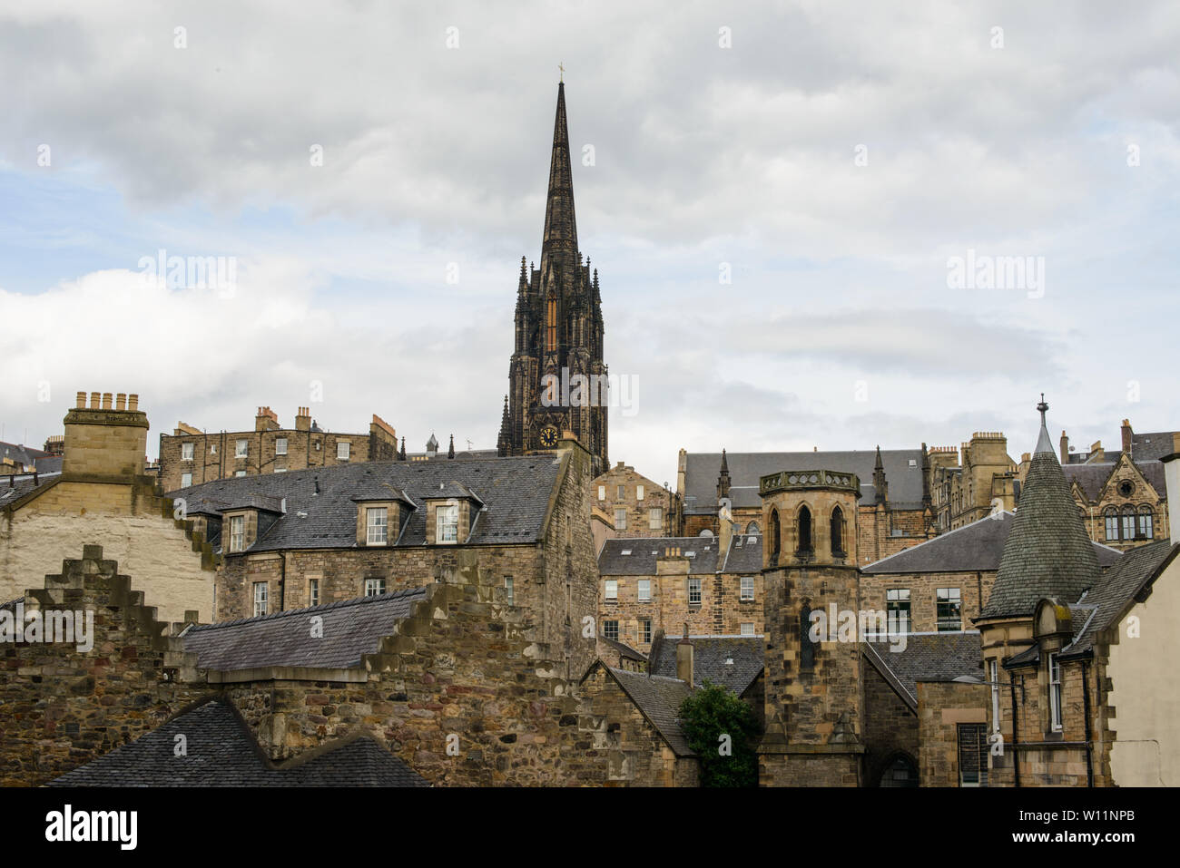 Old kirkyard hi-res stock photography and images - Alamy