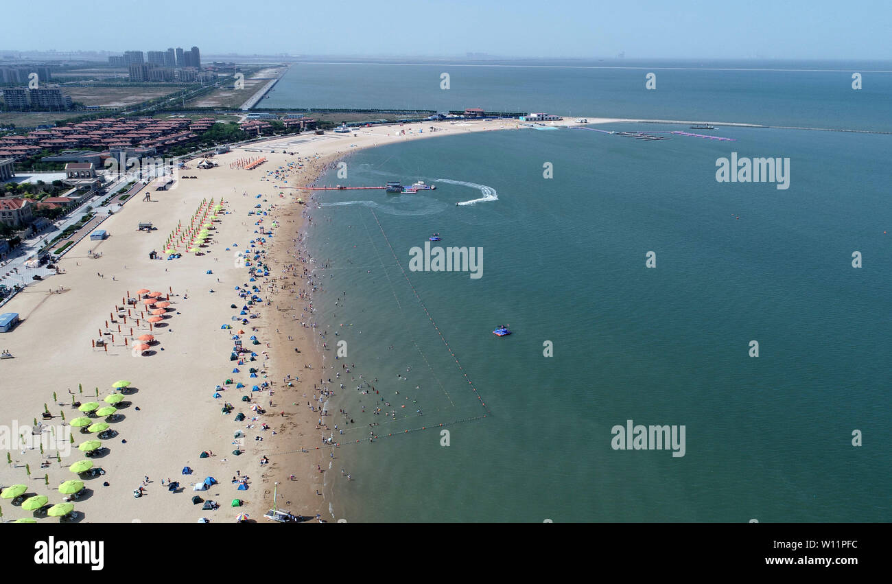 Tianjin beach hi-res stock photography and images - Alamy