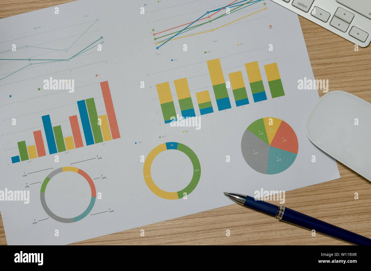 Business document Financial chart and graph Stock Photo - Alamy