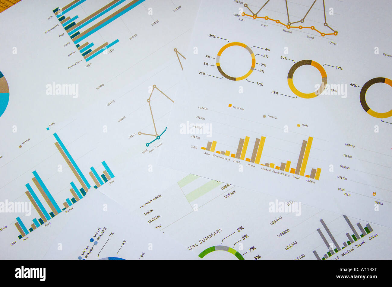 Business document Financial chart and graph Stock Photo - Alamy