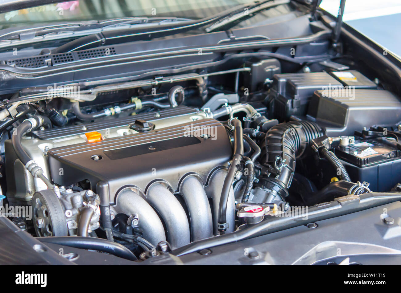 Clean engine bay hi-res stock photography and images - Alamy