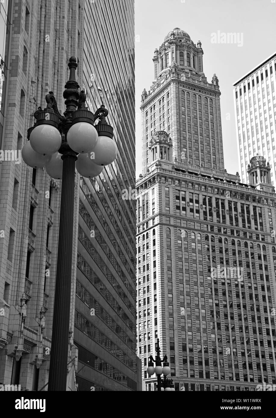 Residential high rise chicago Black and White Stock Photos & Images - Alamy