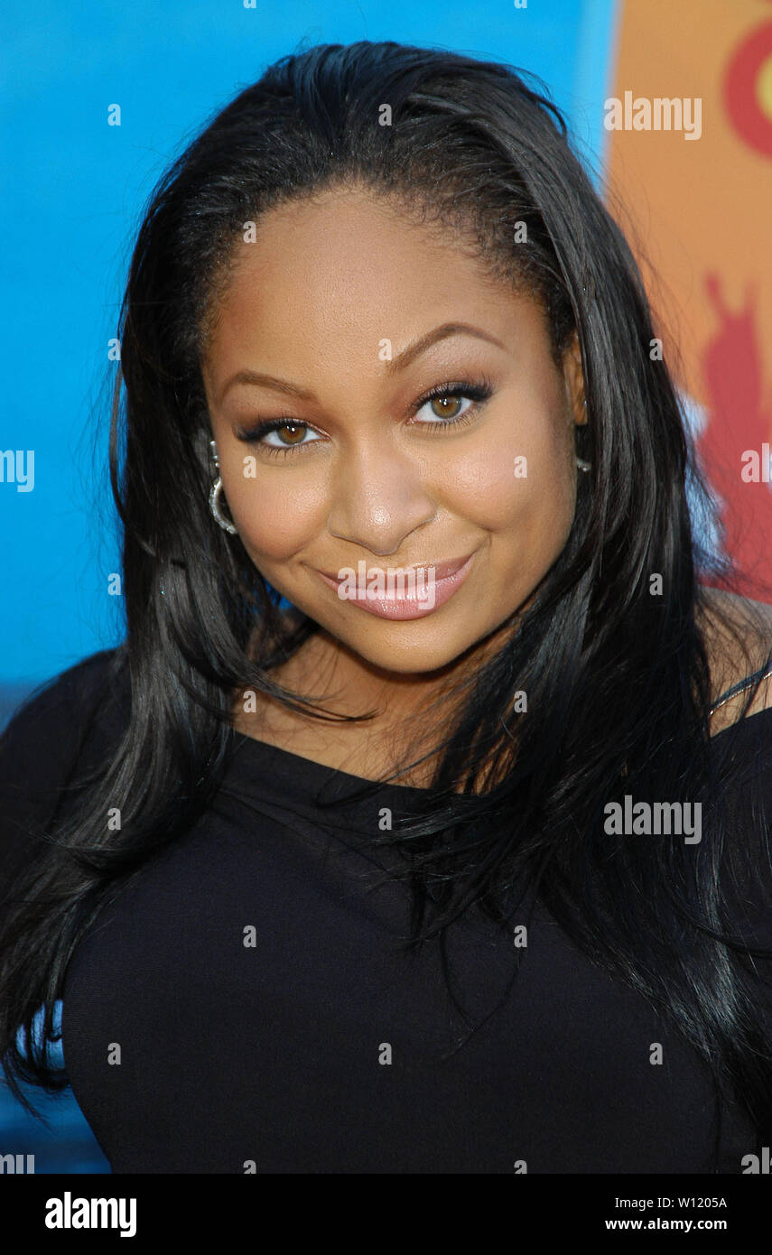 Raven at The 2004 Teen Choice Awards - Arrivals held at the Universal ...