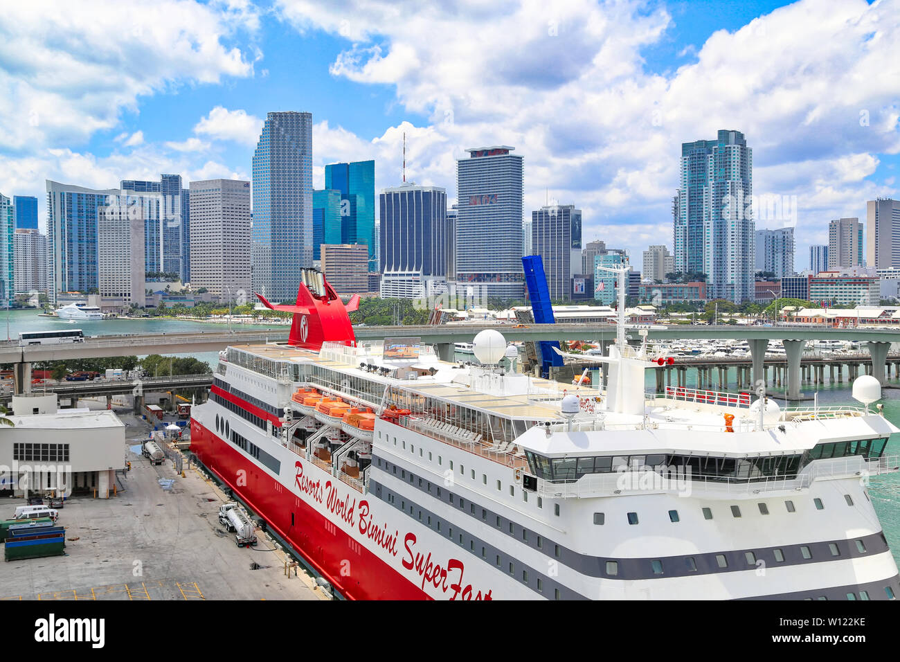 Lifeboat Ocean High Resolution Stock Photography and Images - Alamy