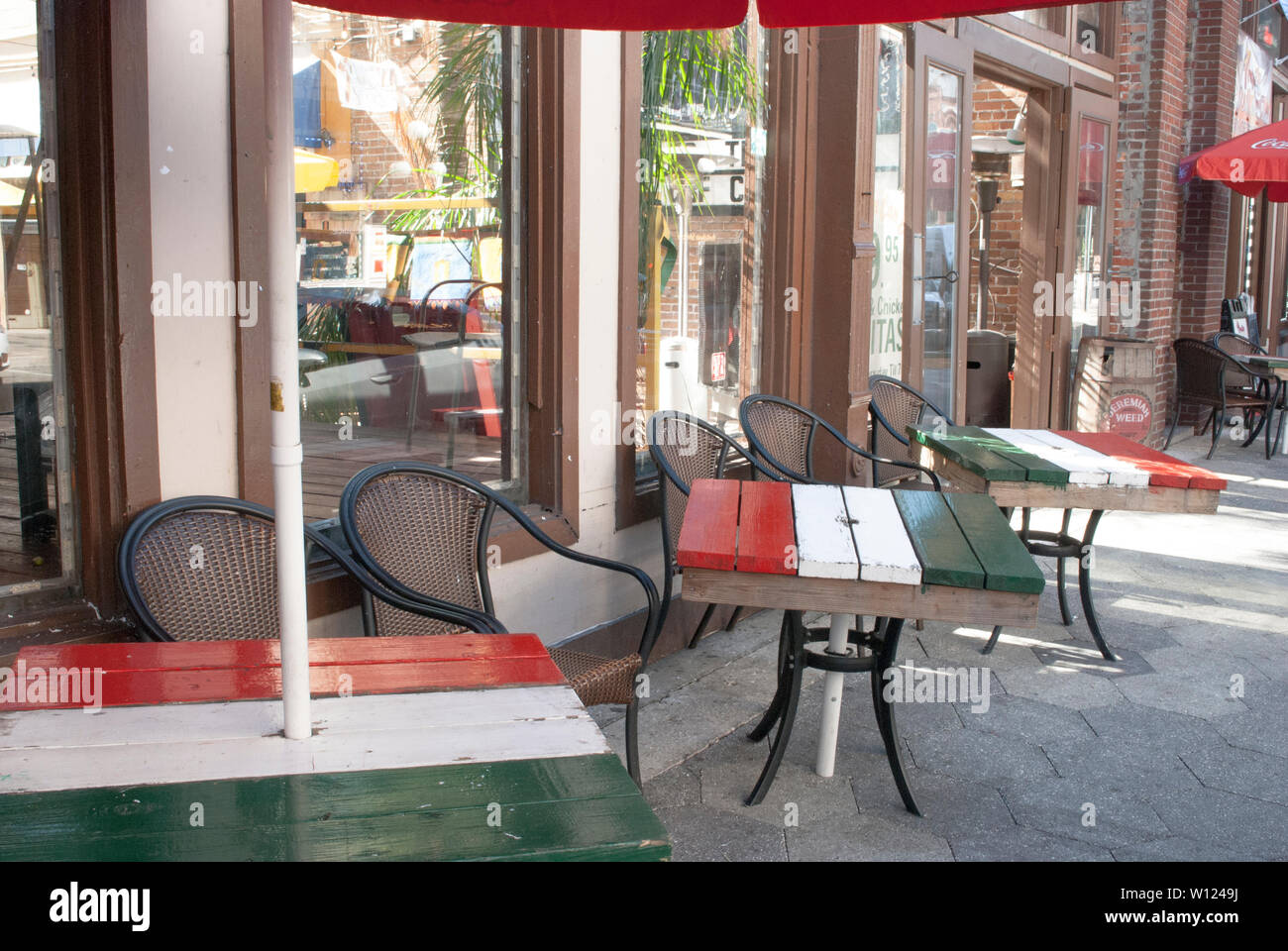 Street restaurant with no customers Stock Photo - Alamy