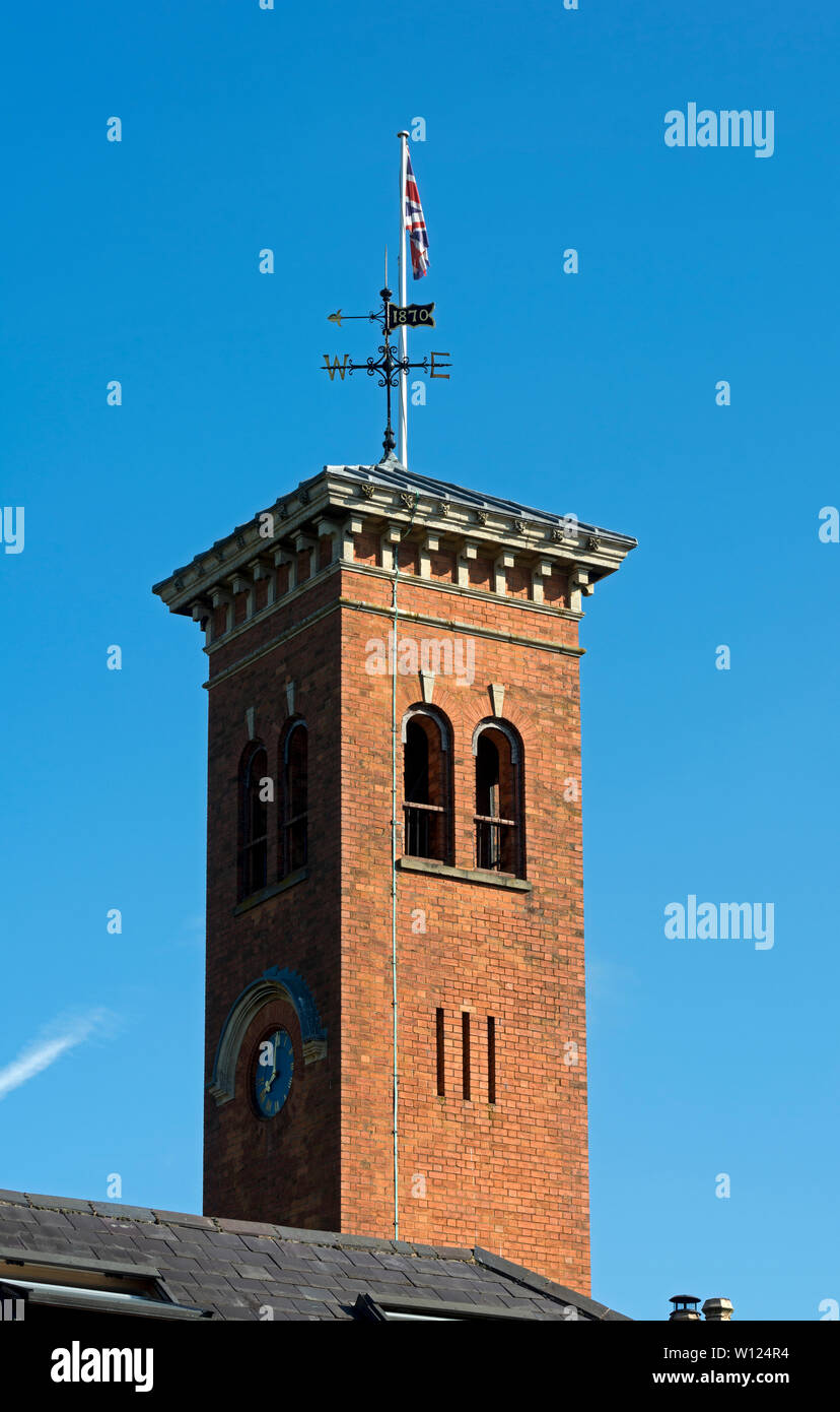 Brick stables hi-res stock photography and images - Alamy