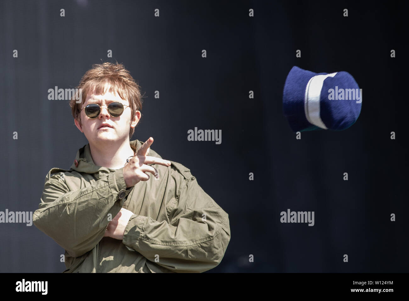 Lewis capaldi 2019 glastonbury hi-res stock photography and images - Alamy