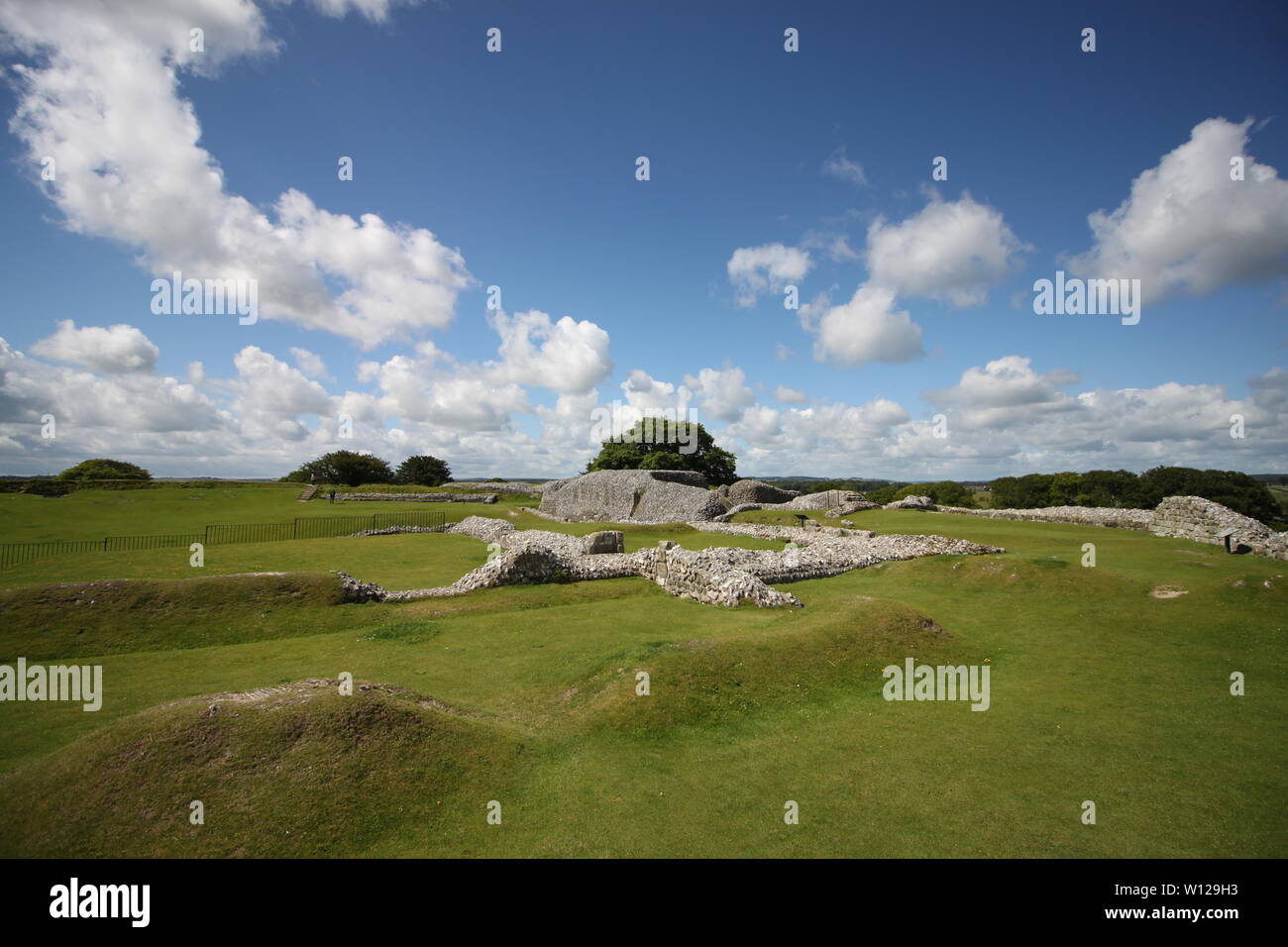 Old Sarum Castle High Resolution Stock Photography and Images - Alamy