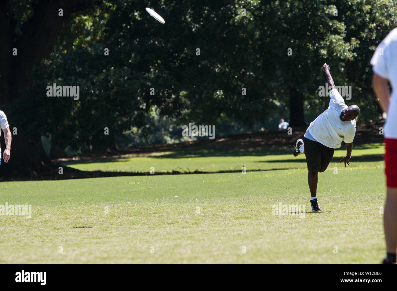 Frisbee park hi-res stock photography and images - Alamy